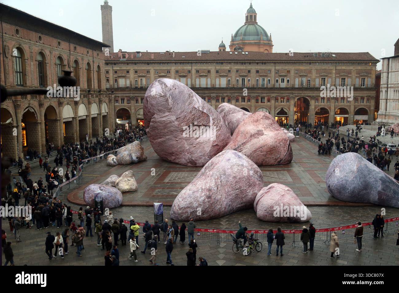 Bologna. Iwagumi - Dismisura Christmas installation and art experience created by the design ...