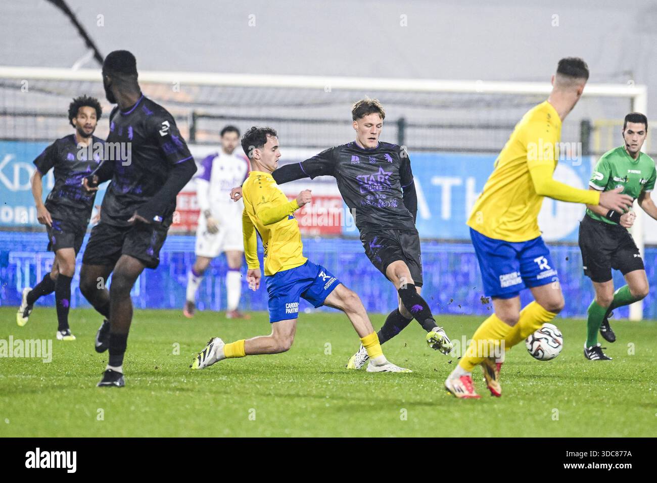 Beveren's Jannes Van Hecke and Beerschot's Axl Van Himbeeck pictured in ...
