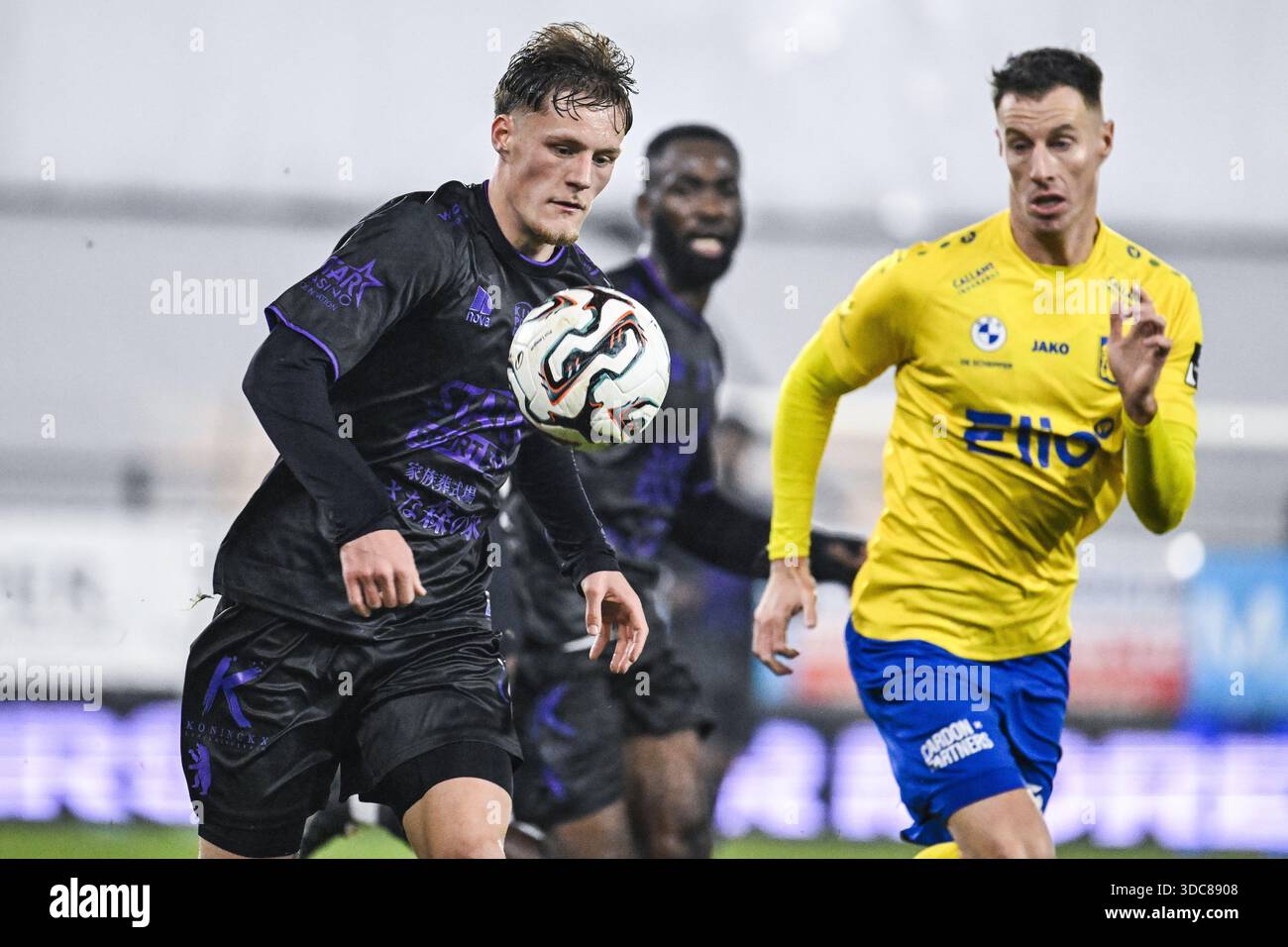Beerschot's Axl Van Himbeeck pictured in action during a soccer game ...
