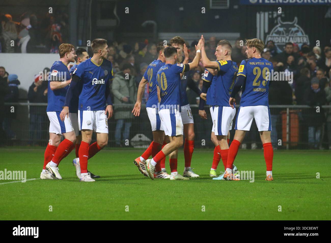 20 December 2025, Schleswig-Holstein, Kiel: Soccer: Bundesliga 2 ...