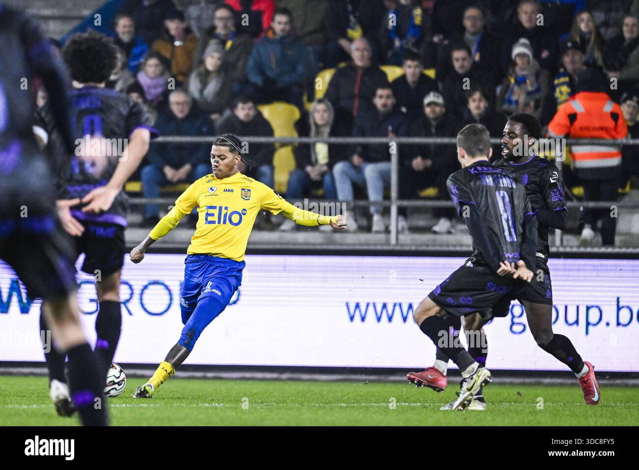 Beveren's Jearl Margaritha shoots and scores during a soccer game ...