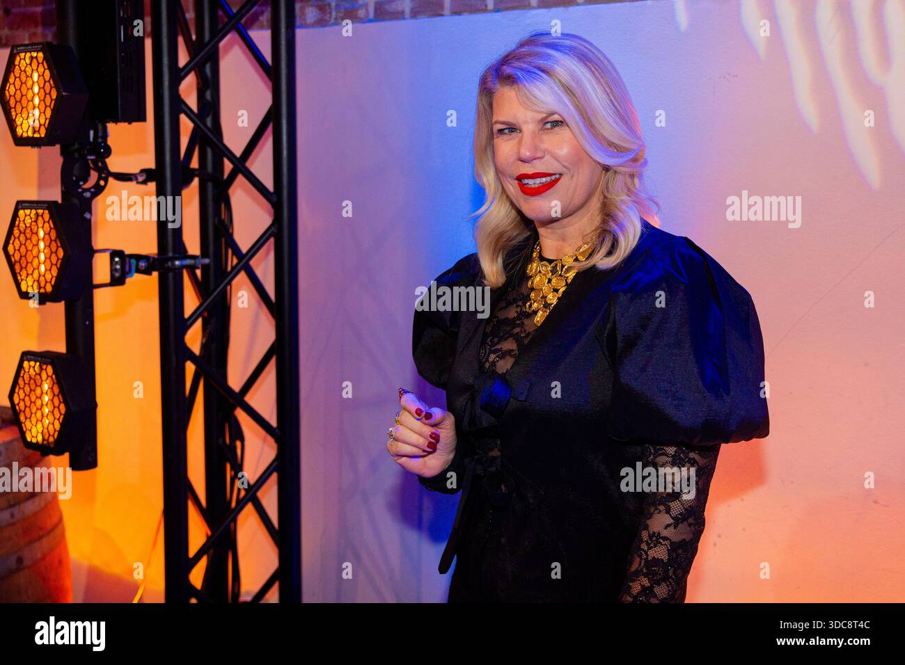 AMSTERDAM - Anne-Marie Jung during the final of the TV program "Who is ...