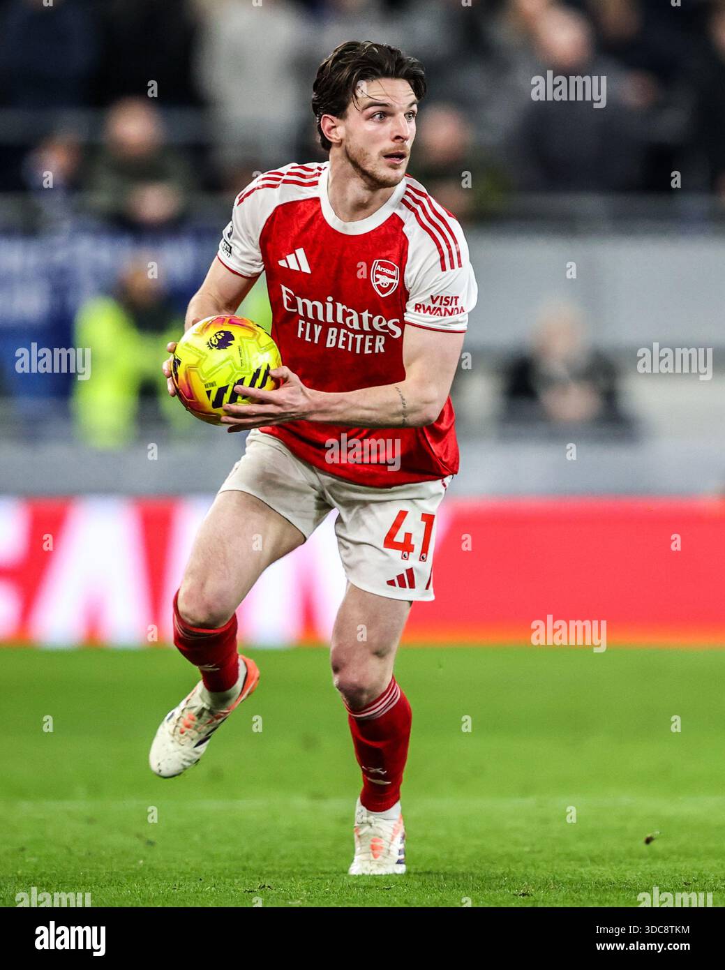 Declan Rice of Arsenal prepares to take a throw in during the Premier ...