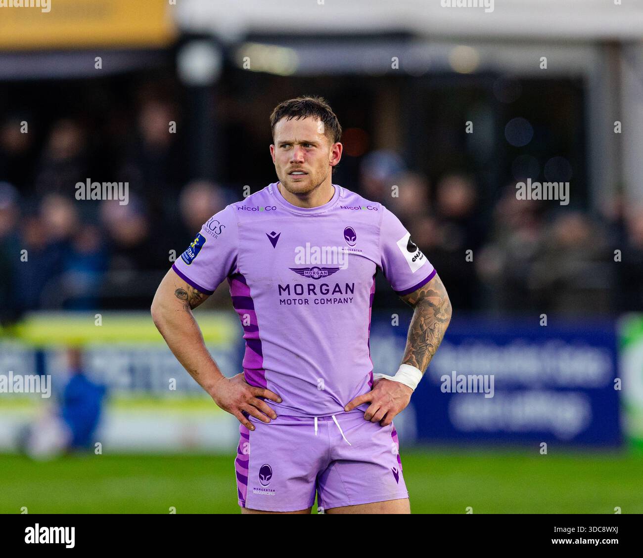 Bedord, England, UK, 19 December 2025. Tom Seabrook of Worcester ...