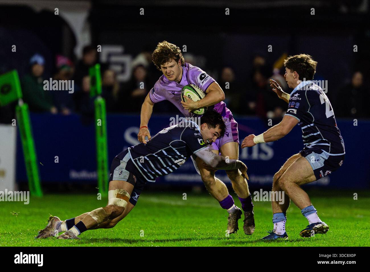 Bedord, England, UK, 19 December 2025. Jake Garside of Worcester ...