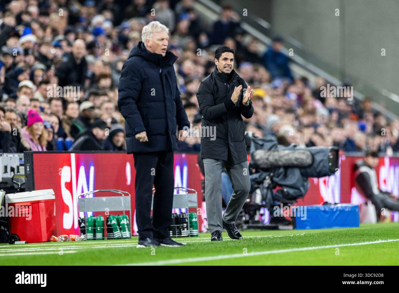 Arsenal F.C. manager Mikel Arteta gesticulates during the Premier ...