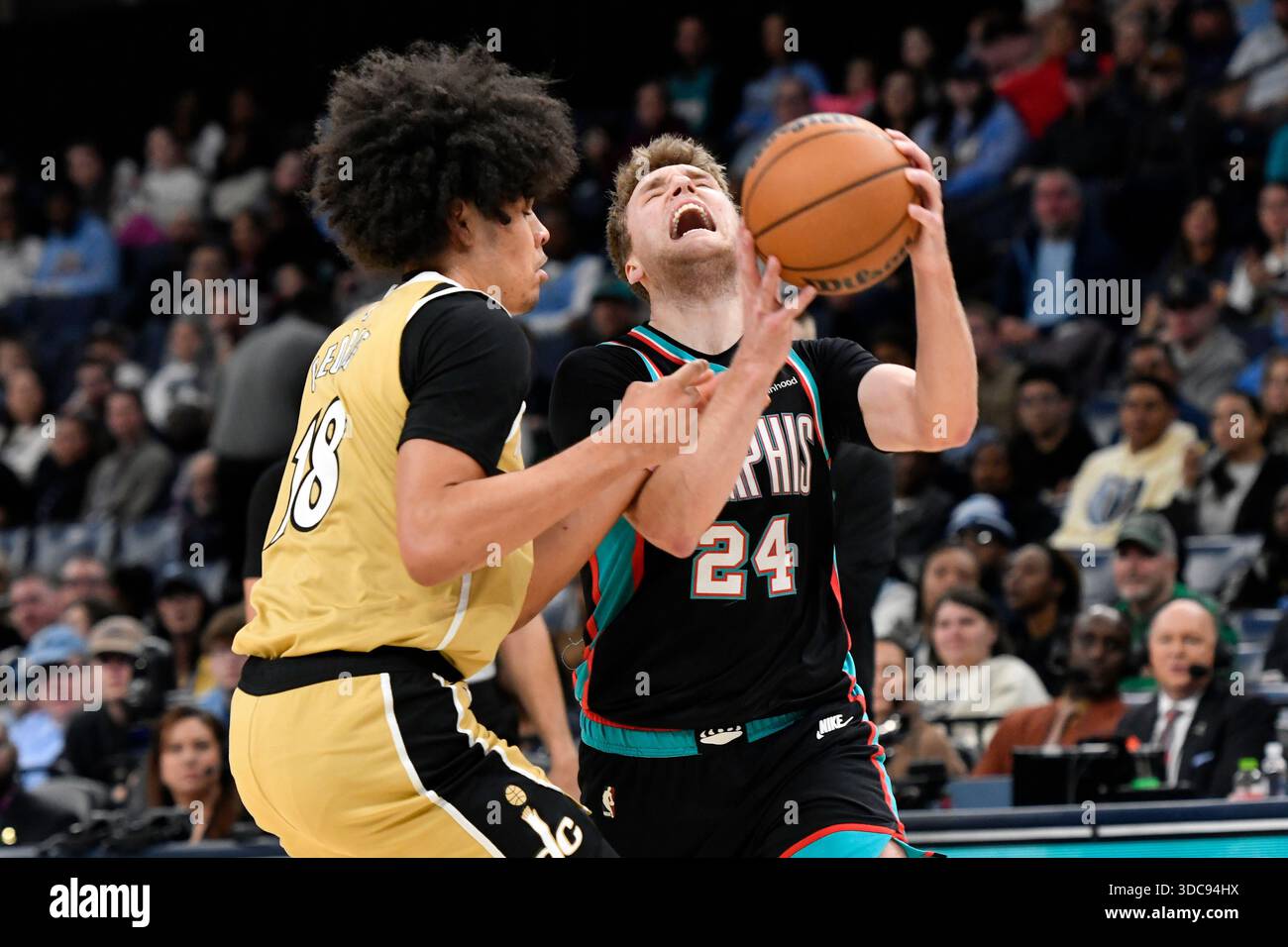 Memphis Grizzlies guard Cam Spencer (24) handles the ball against ...