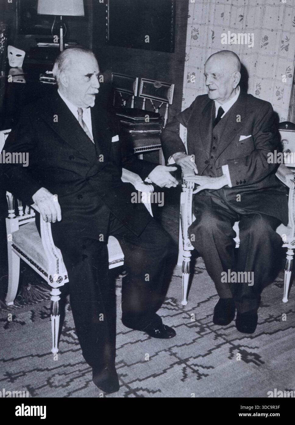 1950s english conductor hi-res stock photography and images - Alamy