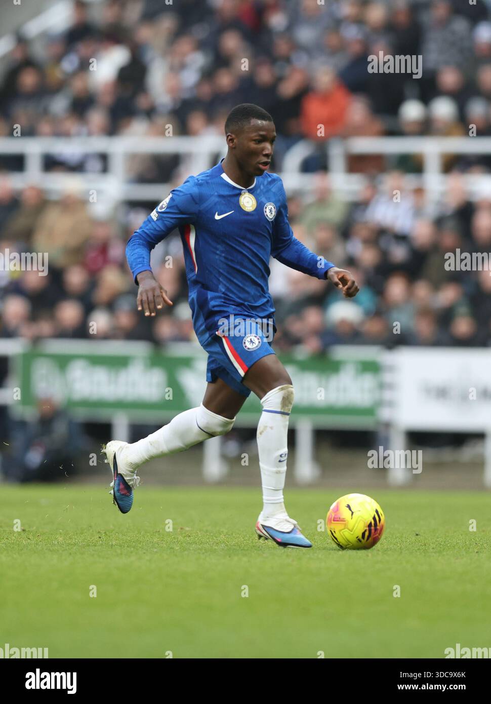 Newcastle Upon Tyne, England, 20th December 2025. Moises Caicedo of ...