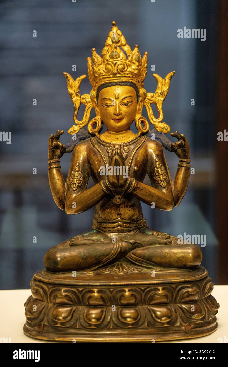 Gilt painted bodhisattva hi-res stock photography and images - Alamy