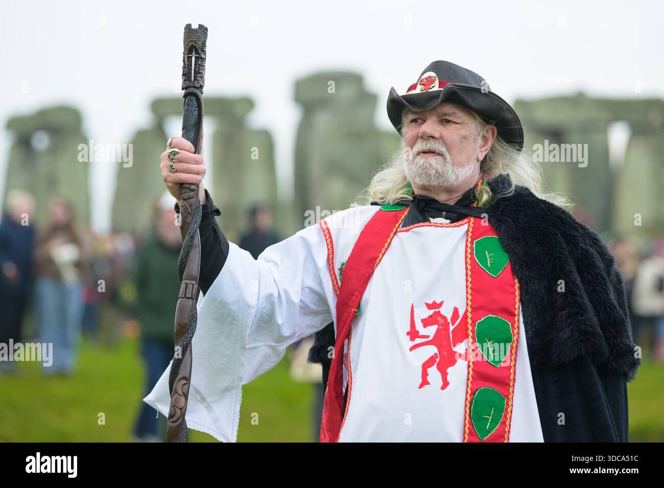 People celebrate the Winter Solstice sunrise celebrations at Stonehenge ...