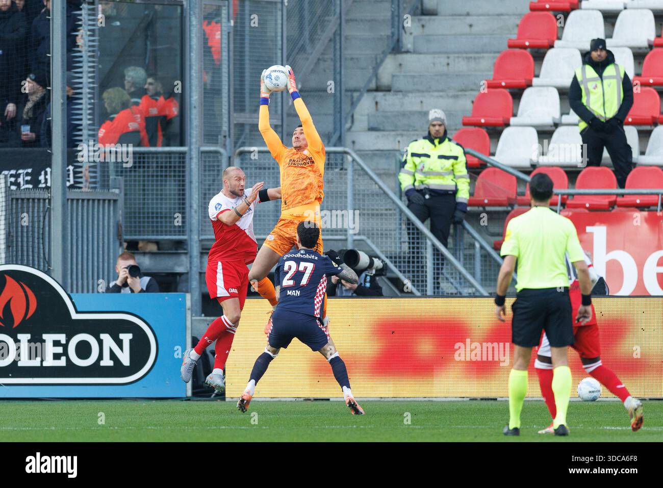 UTRECHT , 21-12-2025 , stadium Galgenwaard , season 2025 / 2026 , Dutch ...