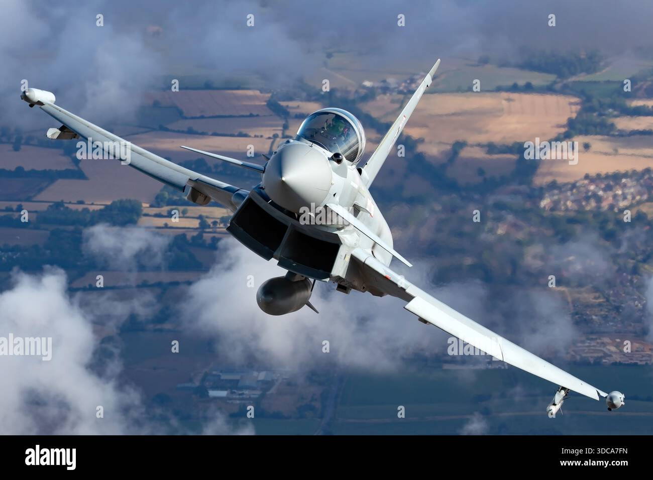 Raf eurofighter typhoon performs hi-res stock photography and images ...