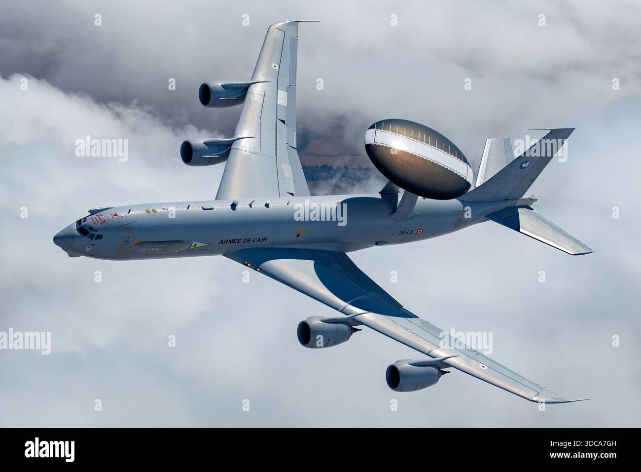 The French Air Force Boeing E-3F Sentry, based on the Boeing 707-300 ...
