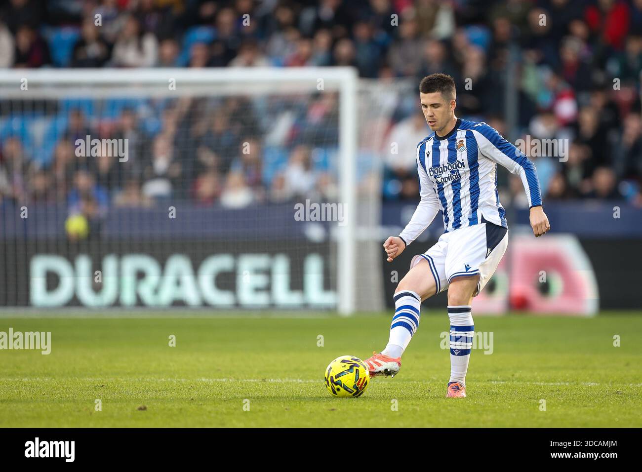 VALêNCIA, CV - 20.12.2025: LEVANTE X REAL SOCIEDAD - Igor Zubeldía in ...