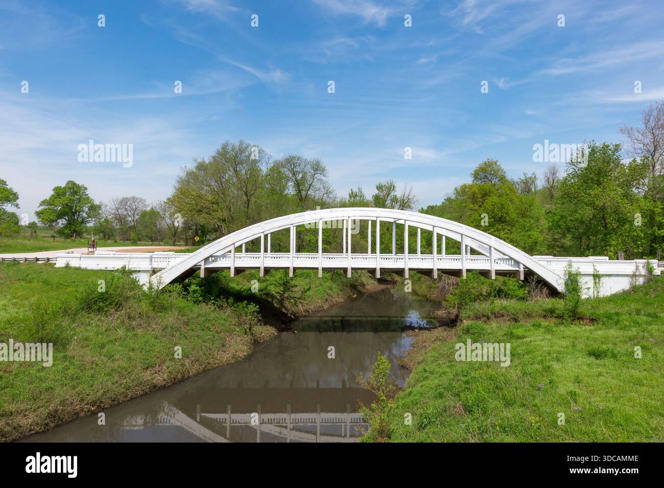 Brush street bridge kansas hi-res stock photography and images - Alamy