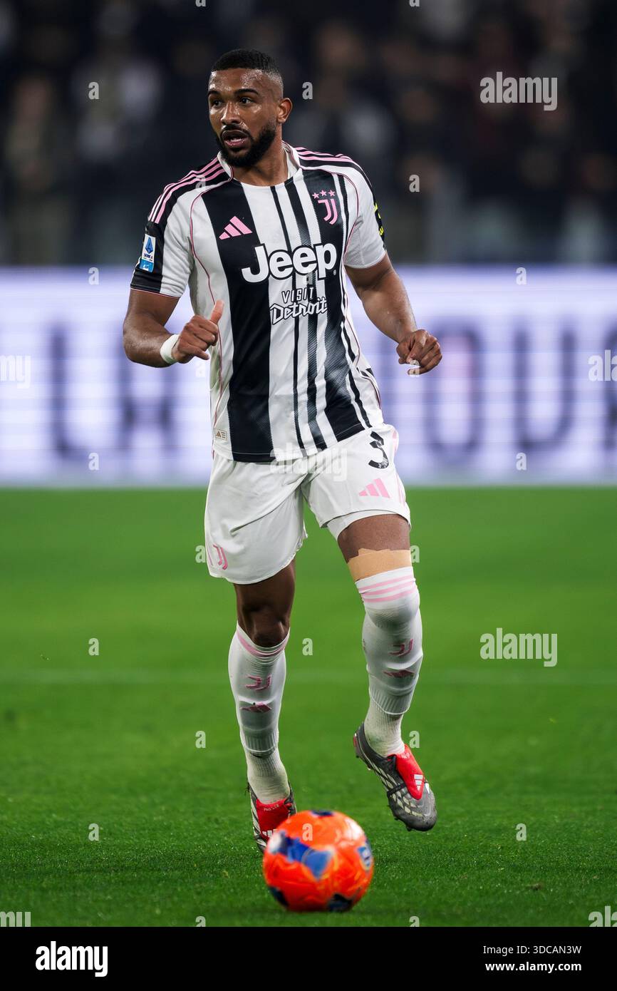 Gleison Bremer of Juventus FC in action during the Serie A football ...