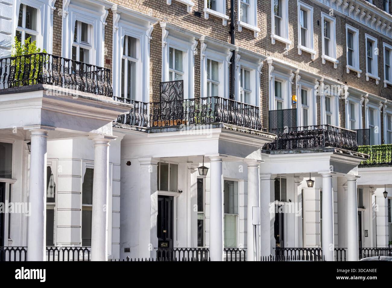 Traditional british detached houses seen in Chelsea, London Stock Photo ...