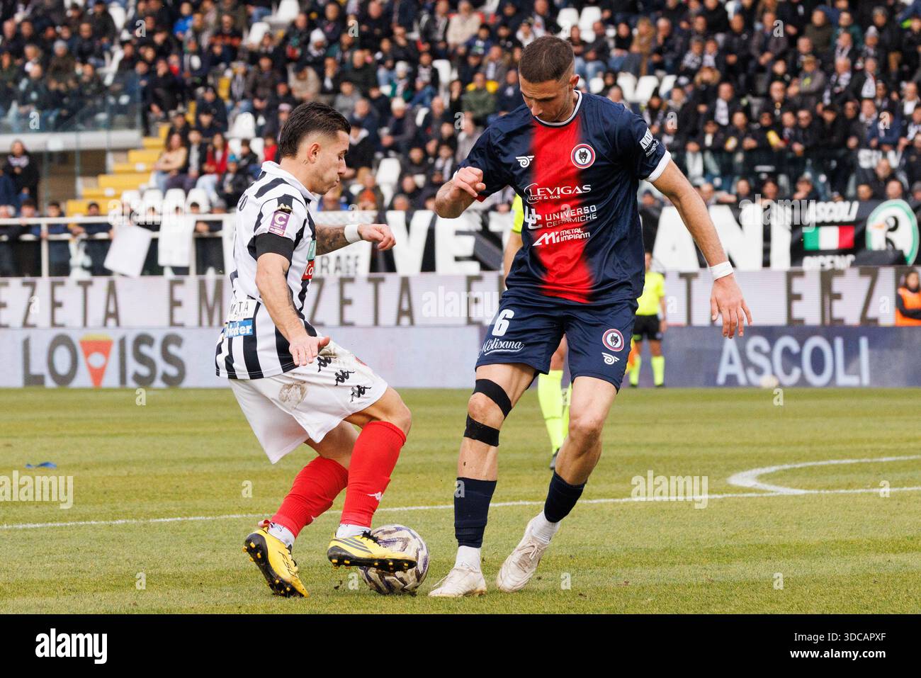 Che porta sul campo hi-res stock photography and images - Alamy