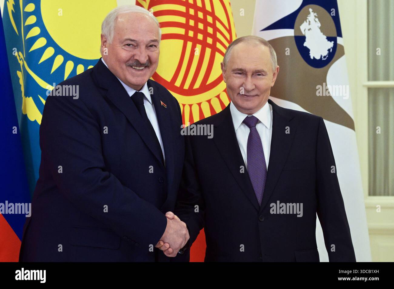 Russian President Vladimir Putin, right, and Belarusian President ...