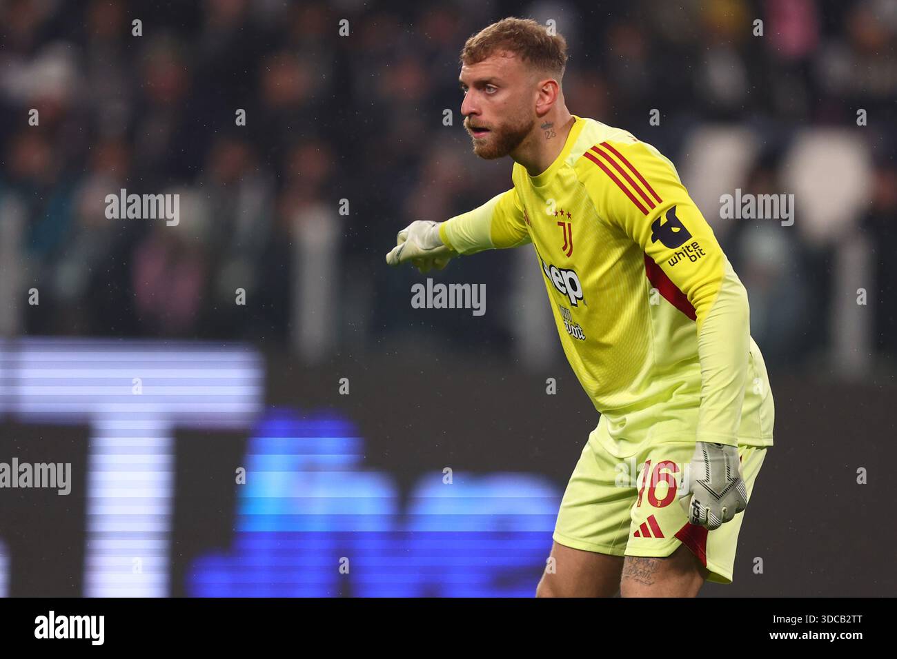 Michele Di Gregorio of Juventus Fc gestures during the Serie A football ...