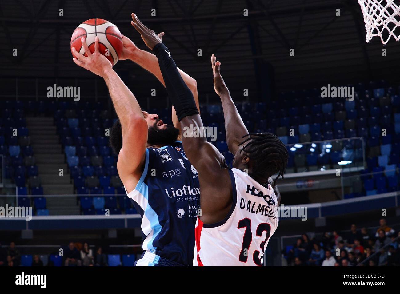 Jalen Cannon (Liofilchem Roseto) during Wegreenit Urania Milano vs ...