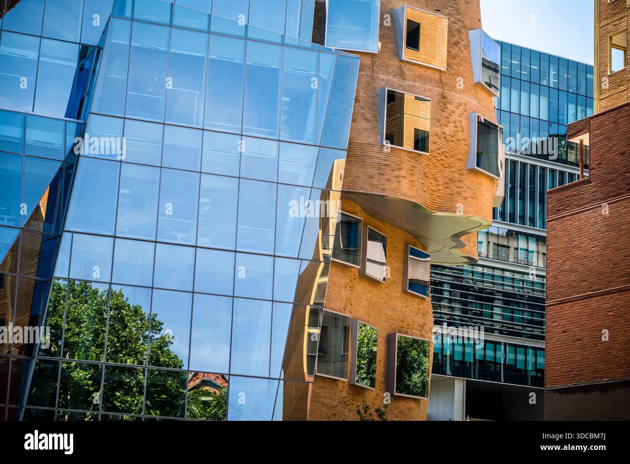 Dr Chau Chak Wing Building, UTS Business School, designed by Frank ...
