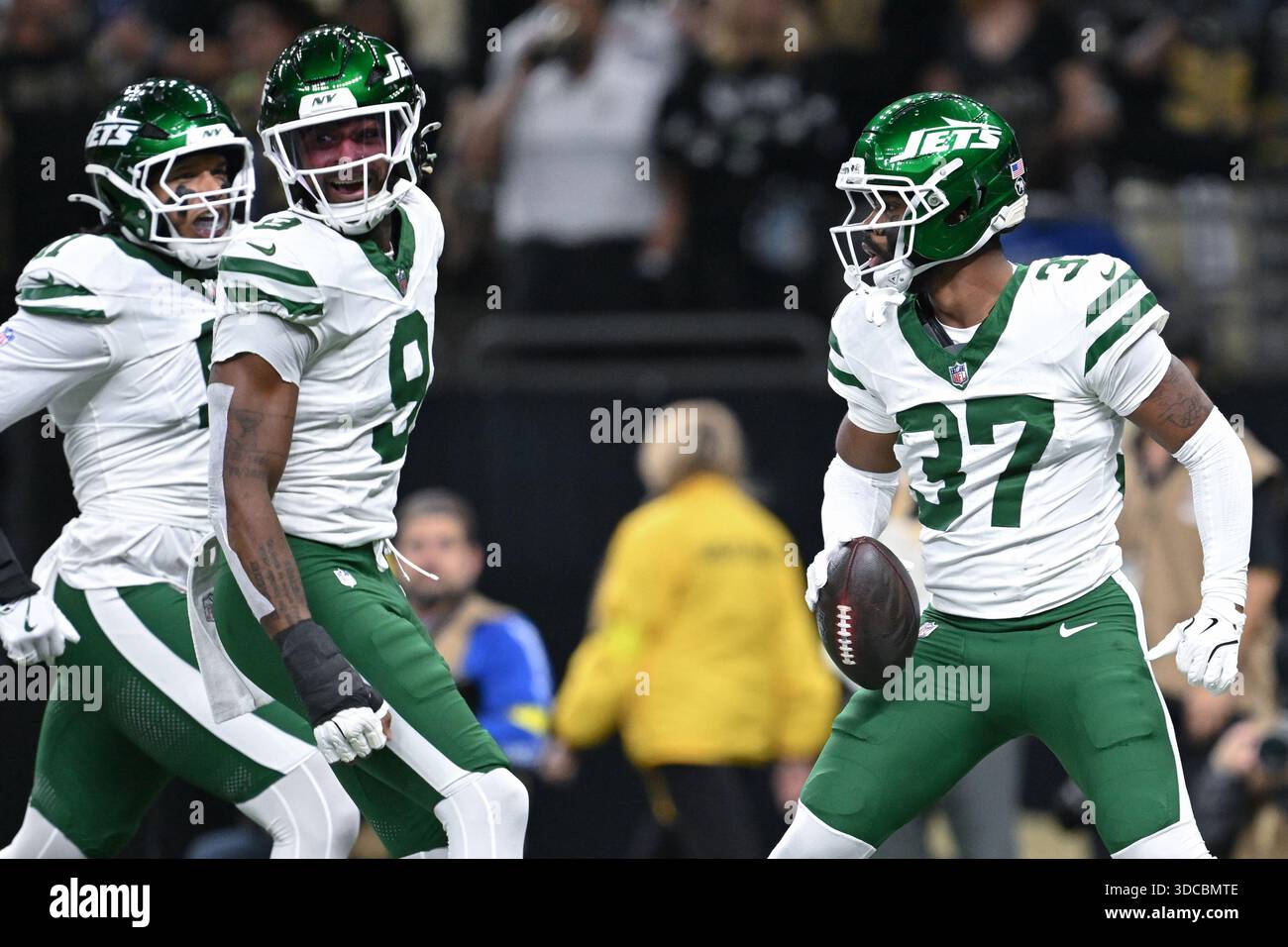 New York Jets cornerback Qwan'Tez Stiggers (37) celebrates with ...