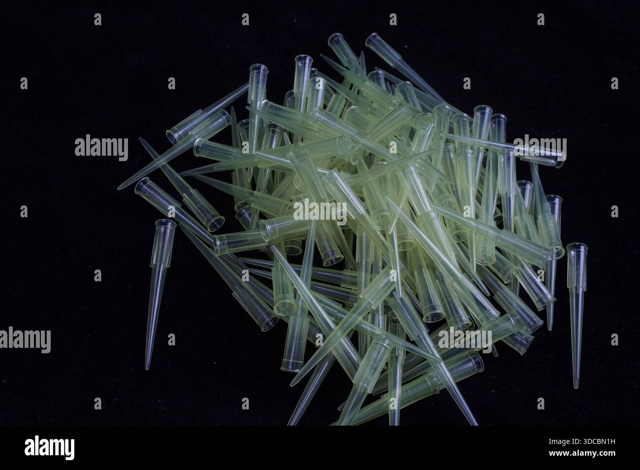 Automatic pipette tips hi-res stock photography and images - Alamy