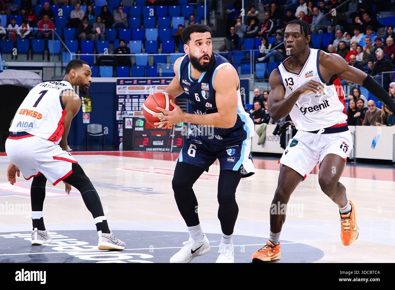 Jalen Cannon (Liofilchem Roseto) during Wegreenit Urania Milano vs ...