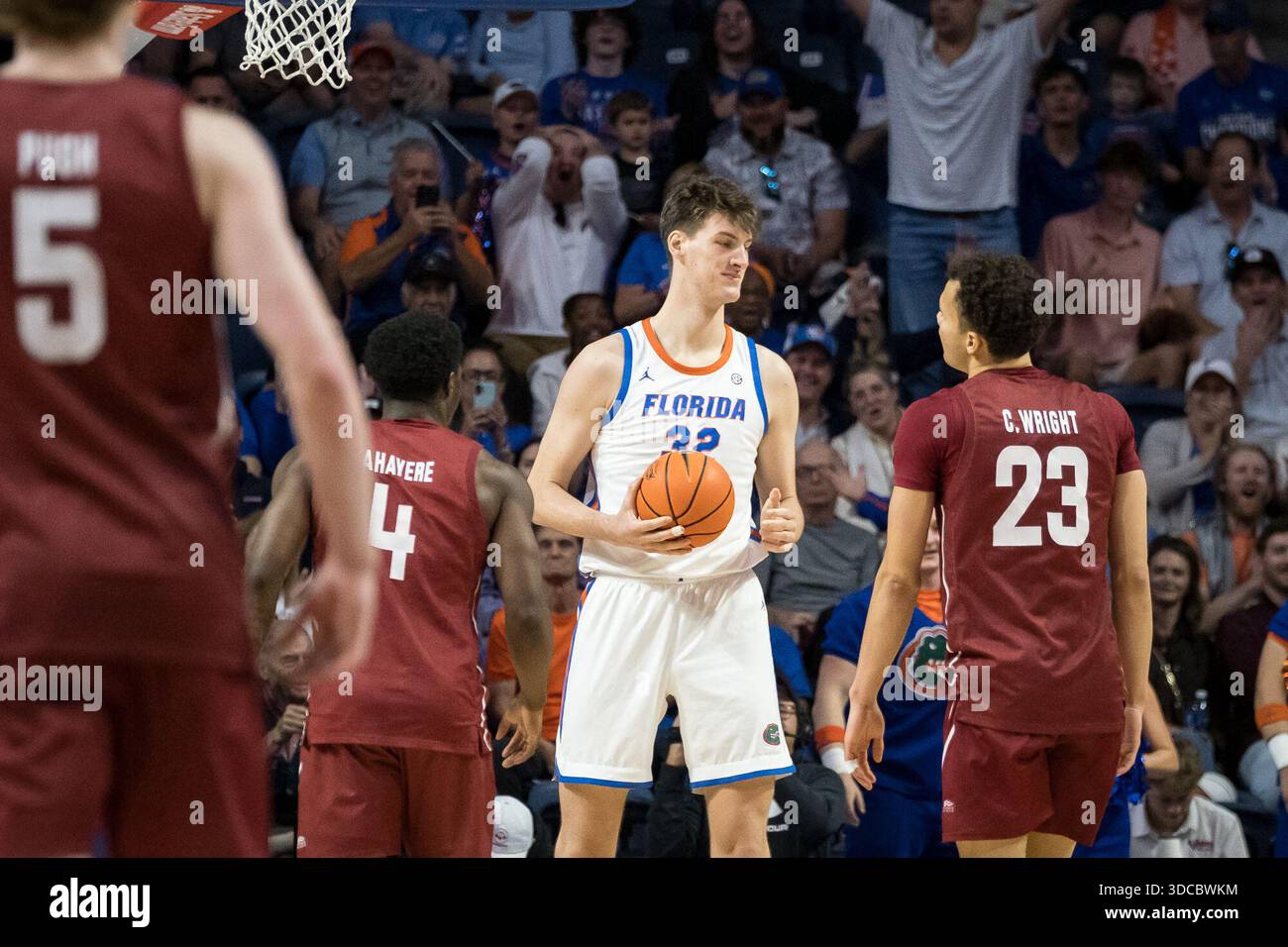 Florida center Olivier Rioux (32) takes the court during the second ...