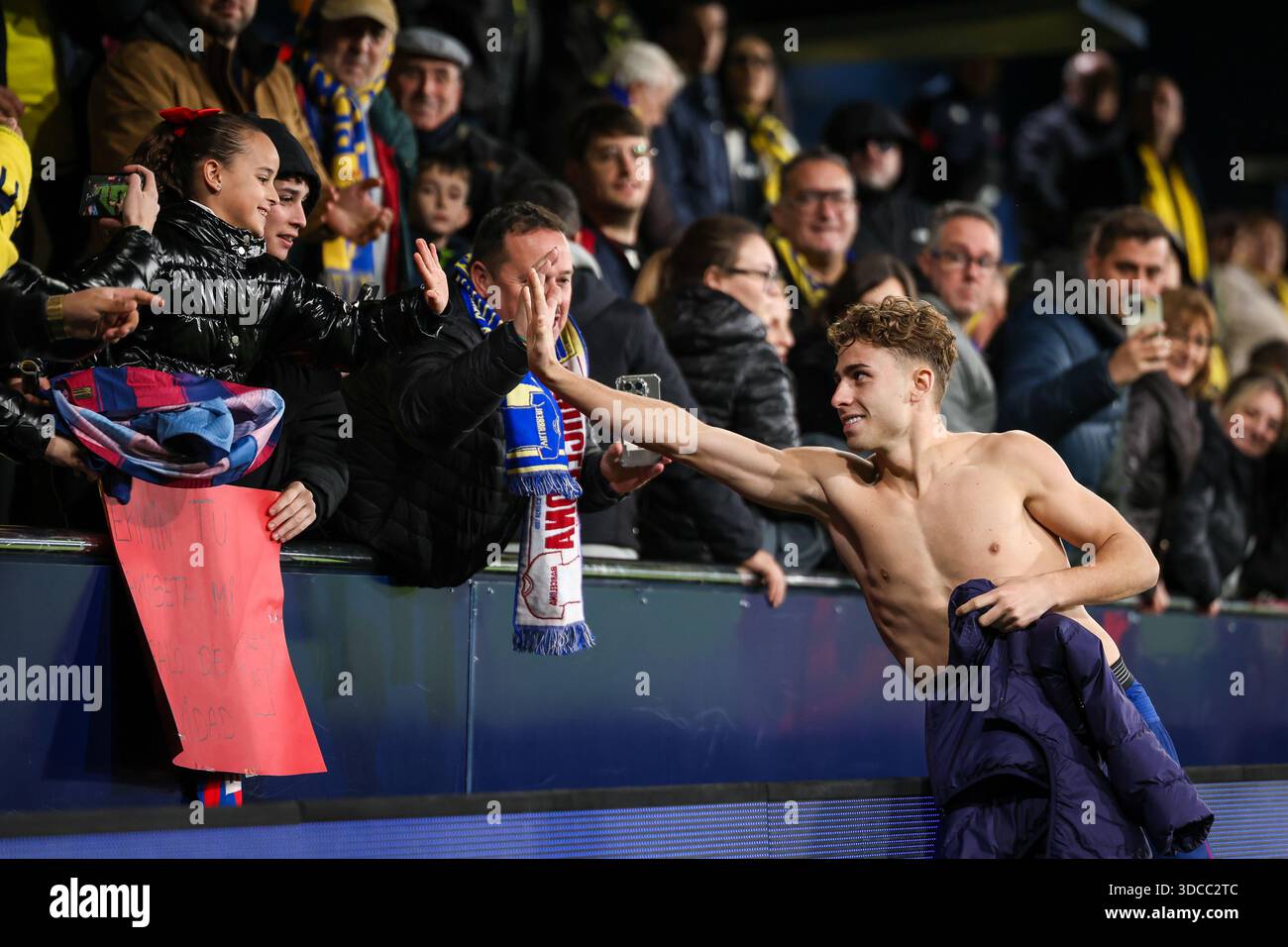 VALêNCIA, CV - 21.12.2025: VILLAREAL CF X FC BARCELONA - Fermín López ...