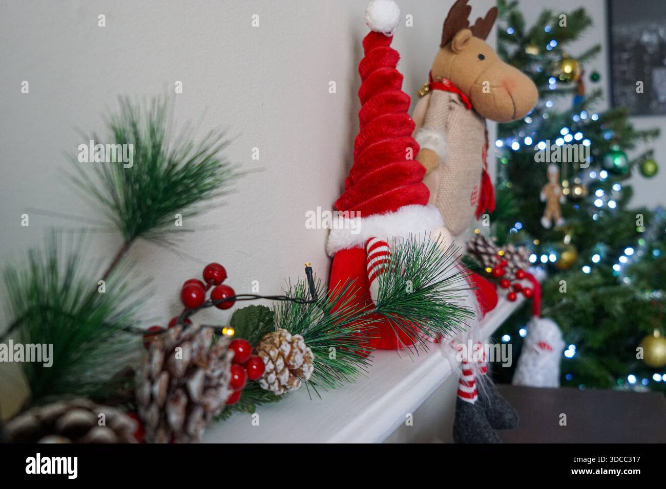 Festive plush santa reindeer hi-res stock photography and images - Alamy