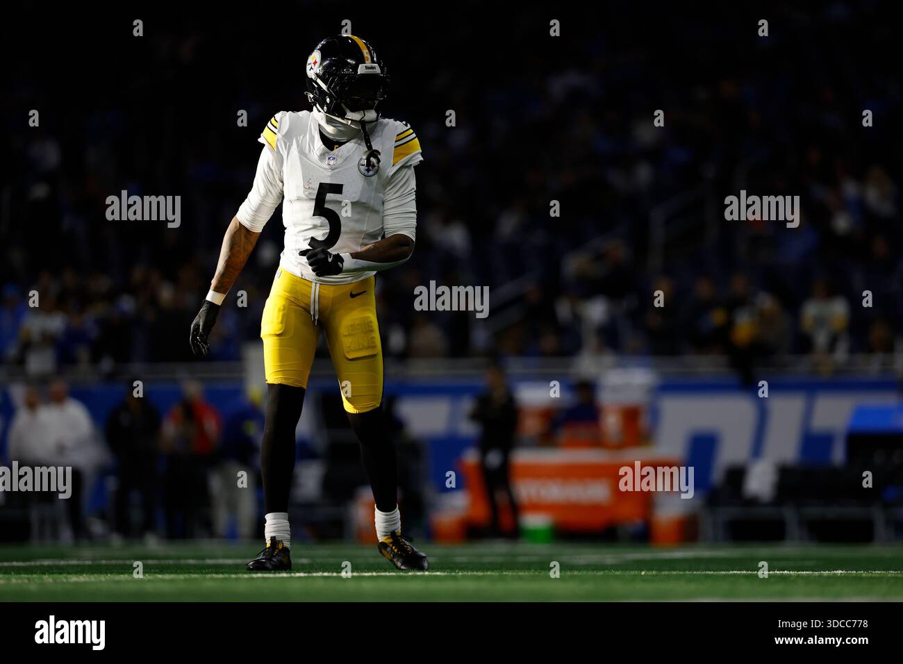 Pittsburgh Steelers' Jalen Ramsey warms up before an NFL football game ...