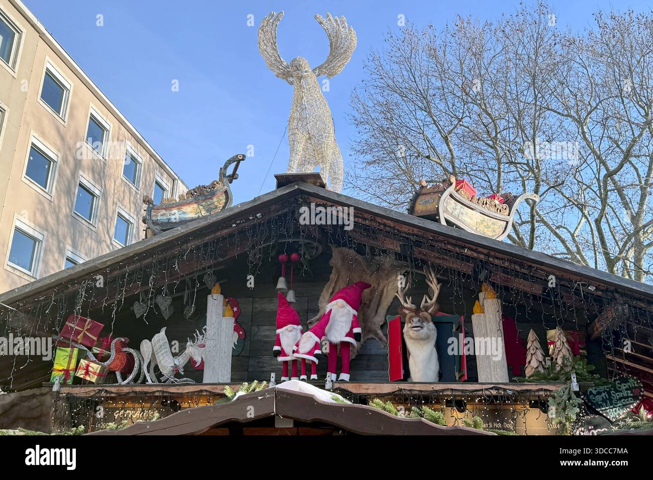 21.12.2025, xsvx, Vermischtes Lokales, Weihnachtsmarkt in Karlsruhe, v ...