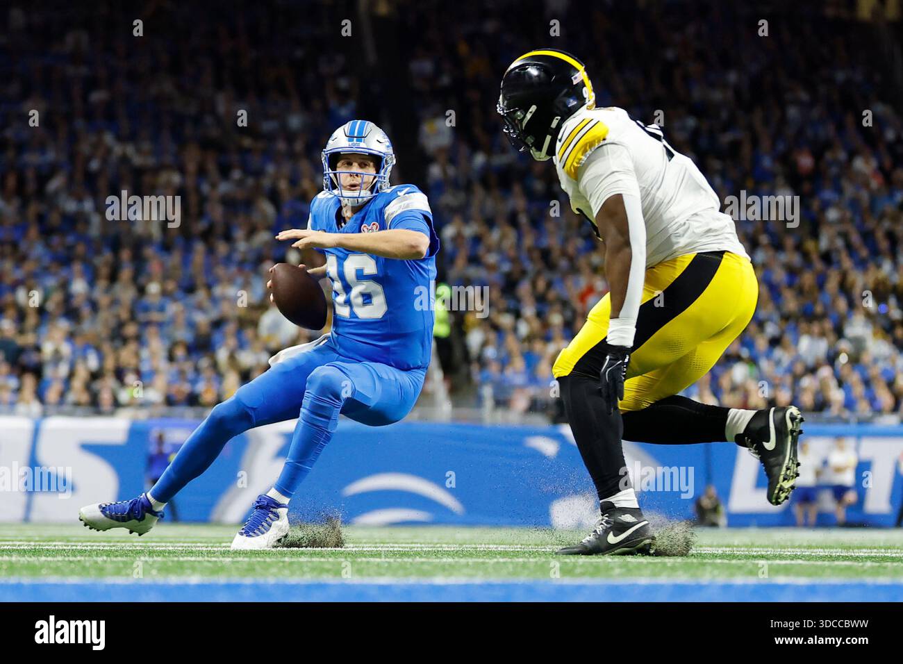 Detroit Lions' Jared Goff plays during the first half of an NFL ...