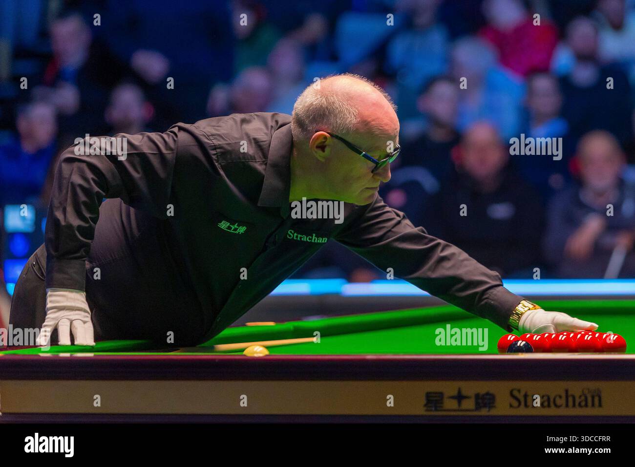 Edinburgh, Scotland. 21 December 2025. World Snooker Referee, Leo ...