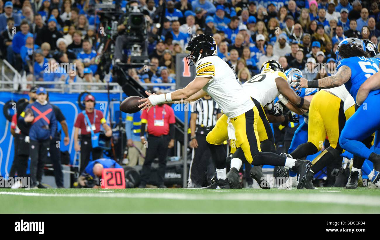 Dec 21, 2025: Aaron Rodgers #8 during the Pittsburgh Steelers vs ...