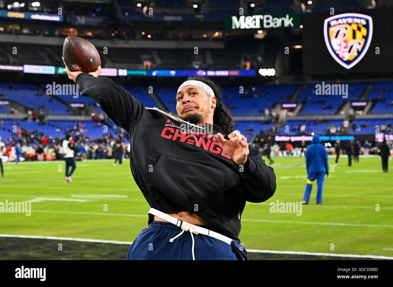 New England Patriots linebacker Jahlani Tavai (48) throws to the crowd ...