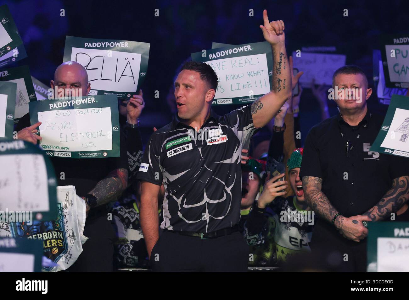 Alexandra Palace, London, UK. 21st Dec, 2025. 2025 PDC Paddy Power ...