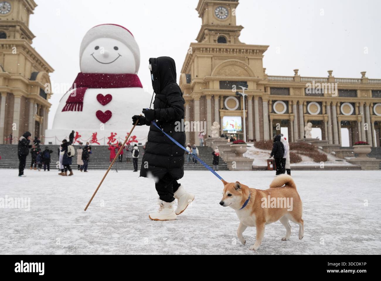 **CHINESE MAINLAND, HONG KONG, MACAU AND TAIWAN OUT** A giant snowman ...