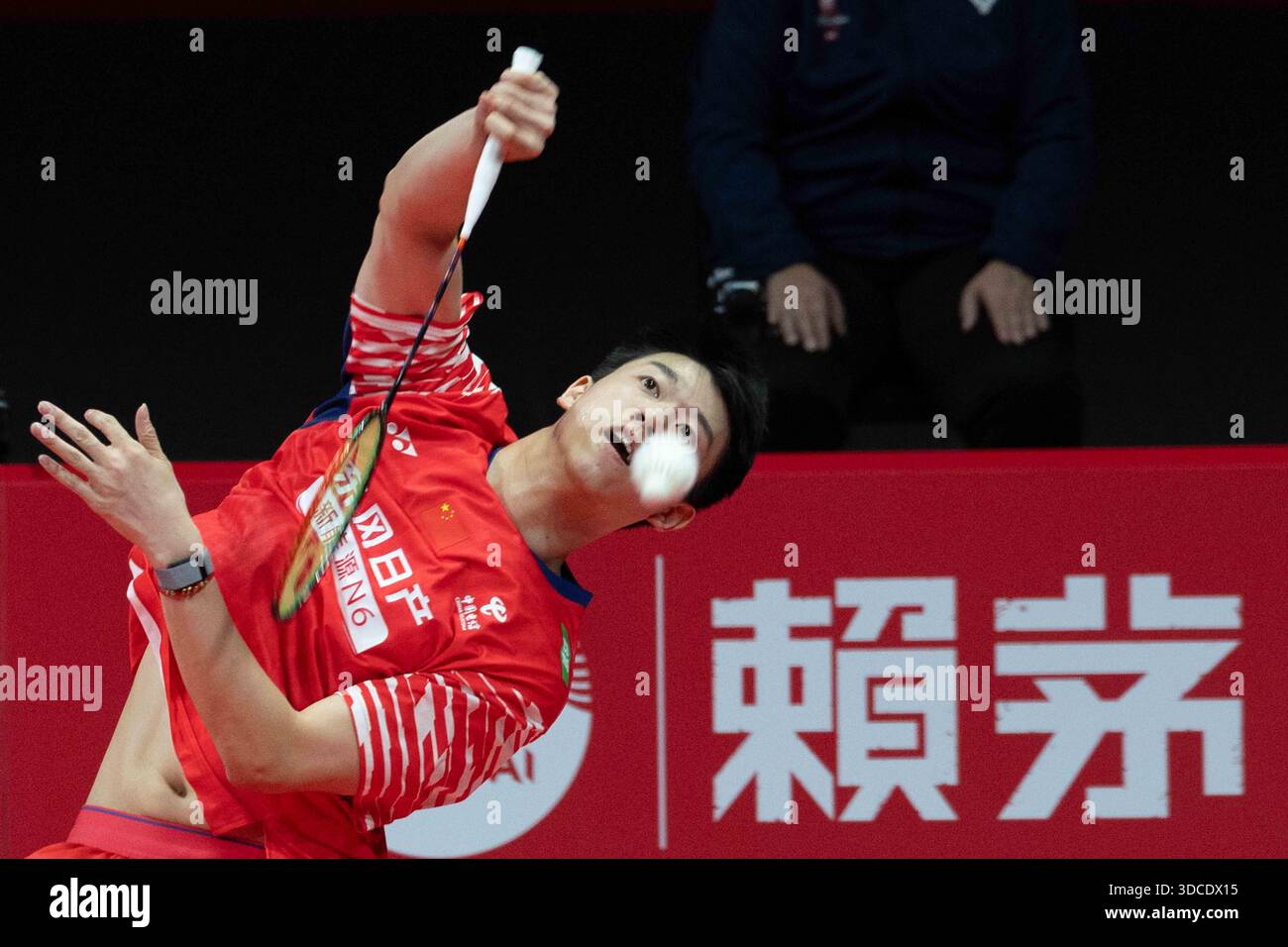Chinese badminton players Feng Yanzhe and Huang Dongping defeat Chinese ...