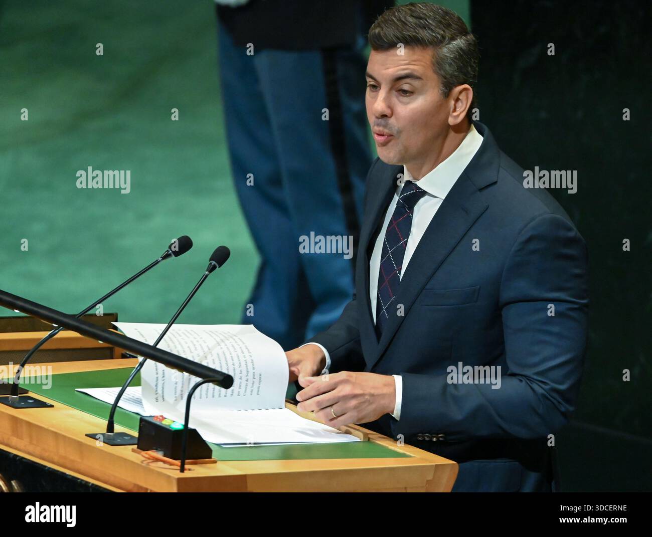 President Santiago PeÃ±a Palacios of Paraguay addresses the United ...