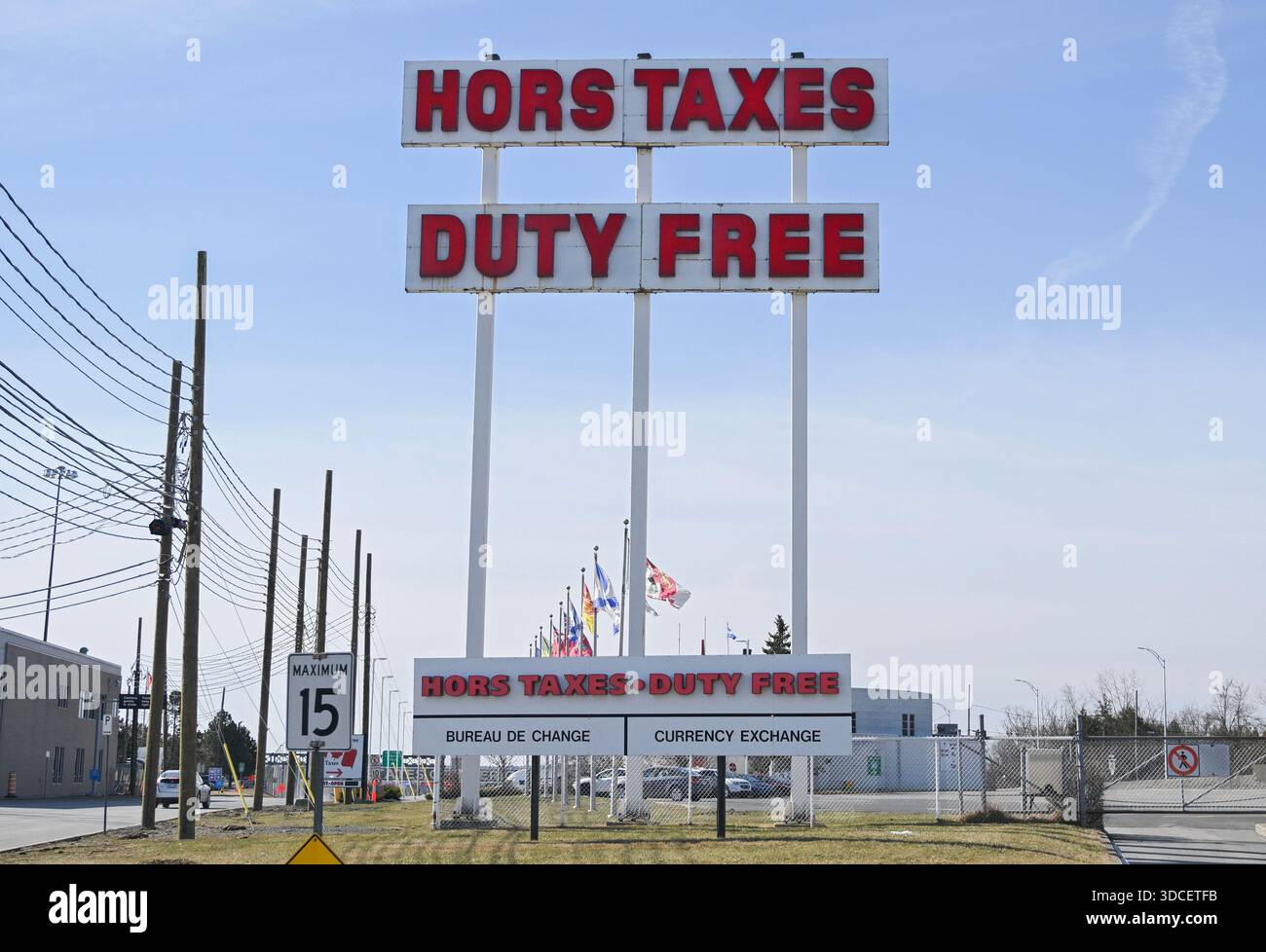 A sign for Duty Free at the Canada/U.S. border crossing in Saint ...