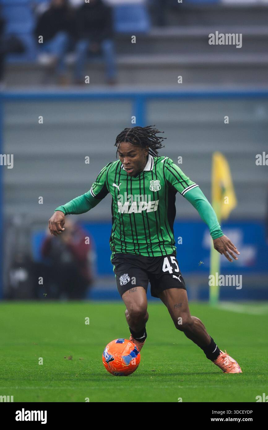Armand Lauriente of US Sassuolo in action during the Serie A football ...
