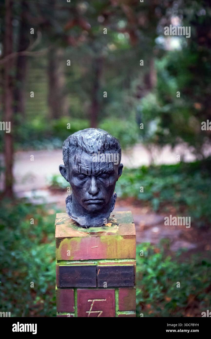 Berlin Pankow Friedhof Pankow III: Grab Fritz Cremer - 22.12.2025 ...