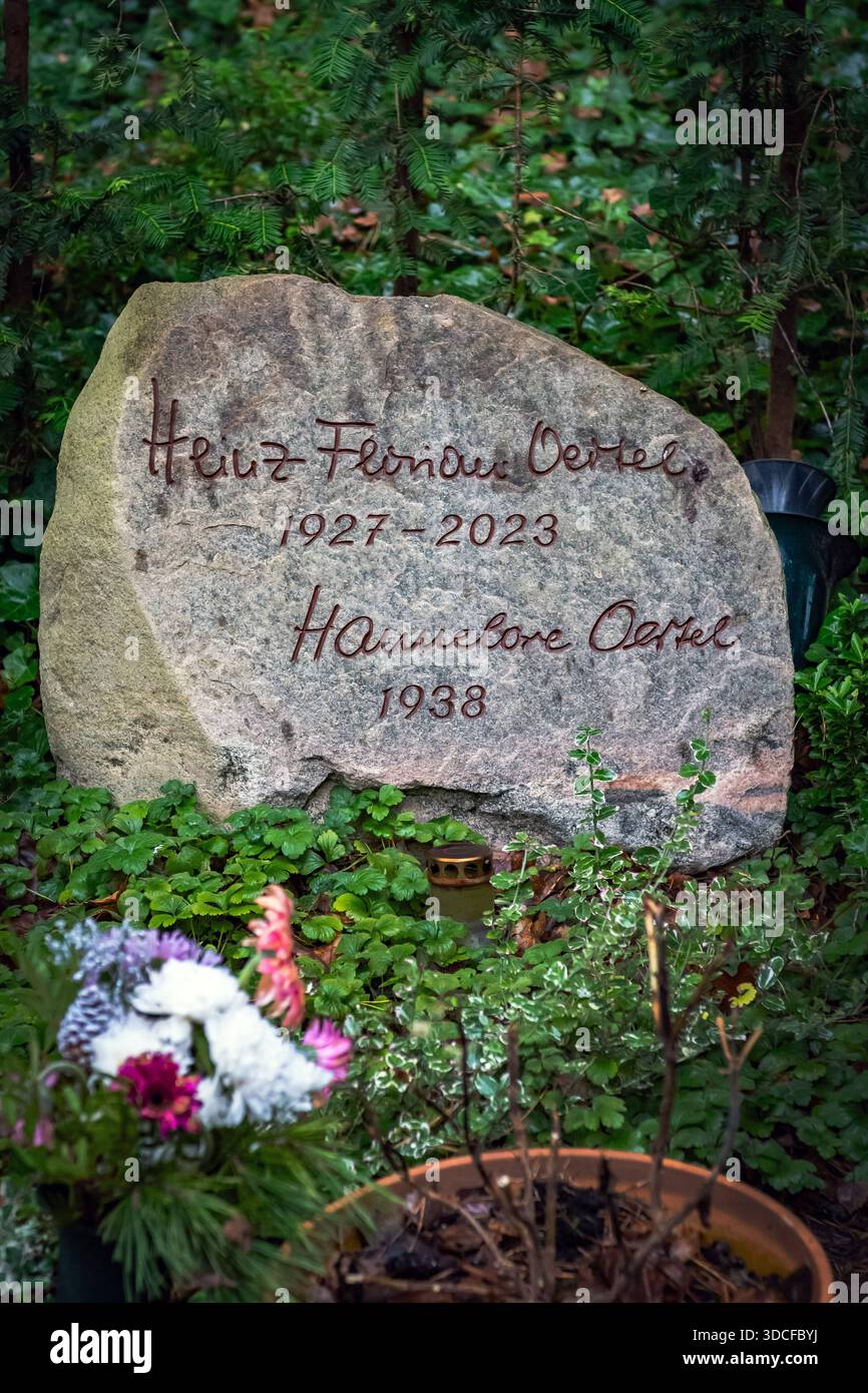Berlin Pankow Friedhof Pankow III: Grab Heinz Florian Oertel - 22.12. ...
