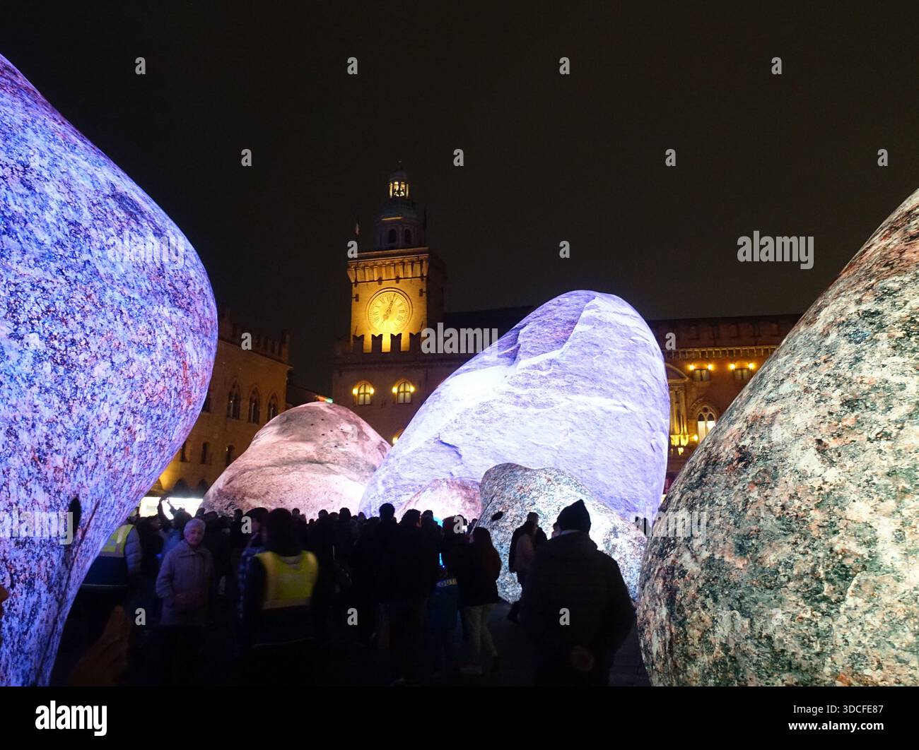 Bologna. Lighting of Iwagumi - Dismisura, a Christmas installation and ...