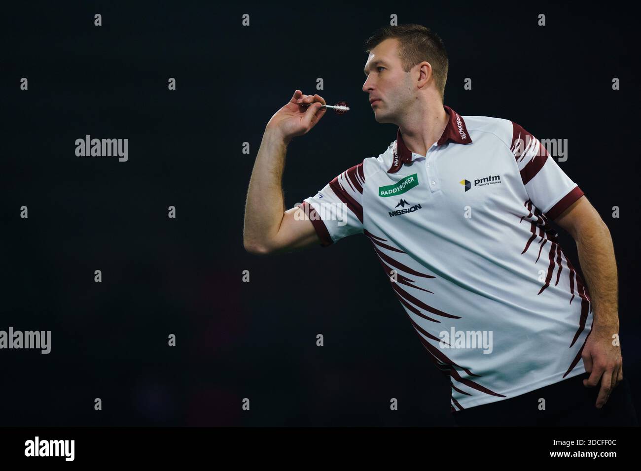 Madars Razma during the second round match between Darren Beveridge and ...