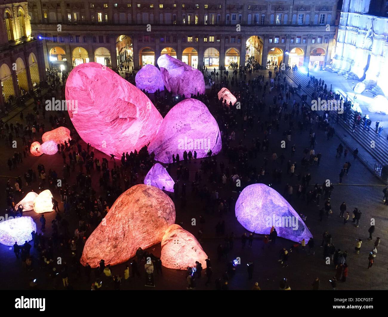 Bologna. Lighting of Iwagumi - Dismisura Christmas installations and ...